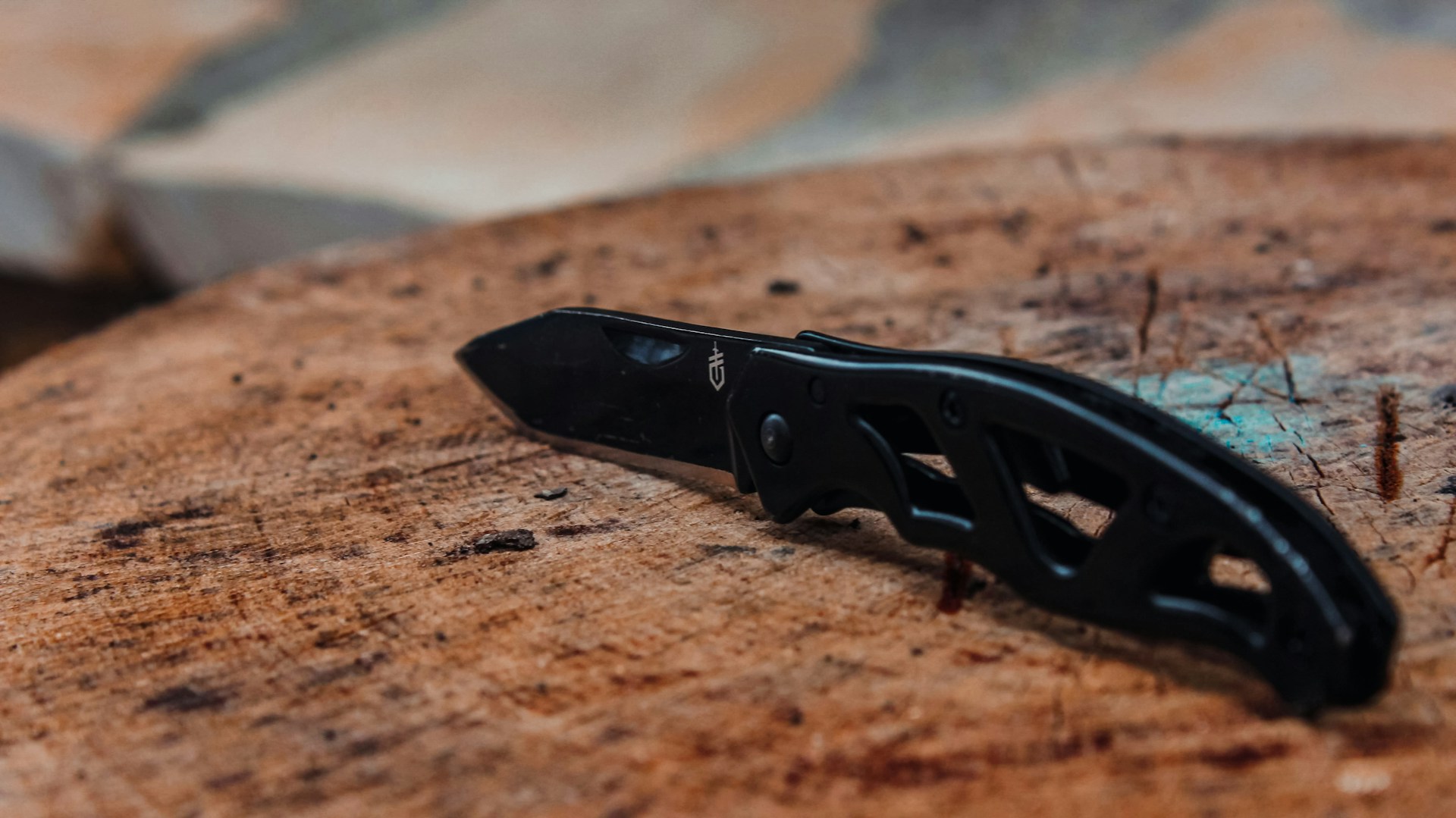 7 Knife Safety Rules Every Traveler Should Know - Bushcraft Base Camp
