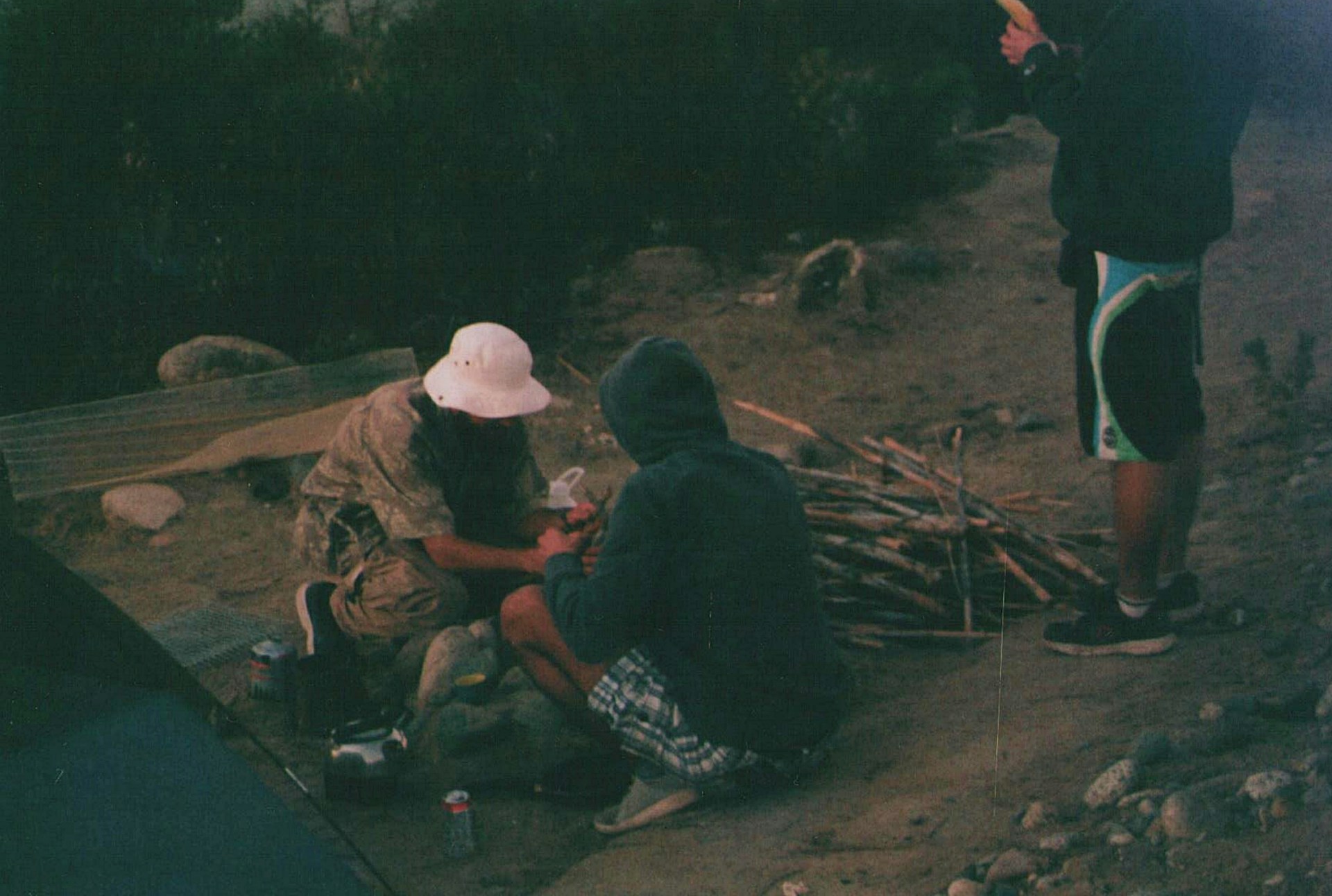 10 Steps to Build a DIY Underground Bushcraft Survival Shelter ...