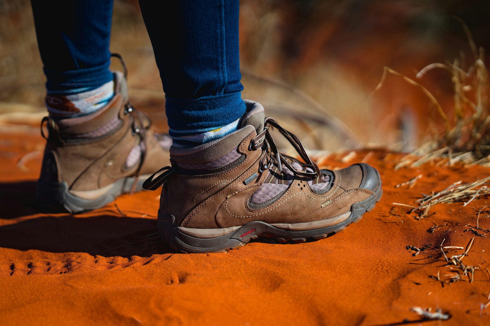 8 Hiking Habits That Slowly Destroy Foot Stability - Bushcraft Base Camp
