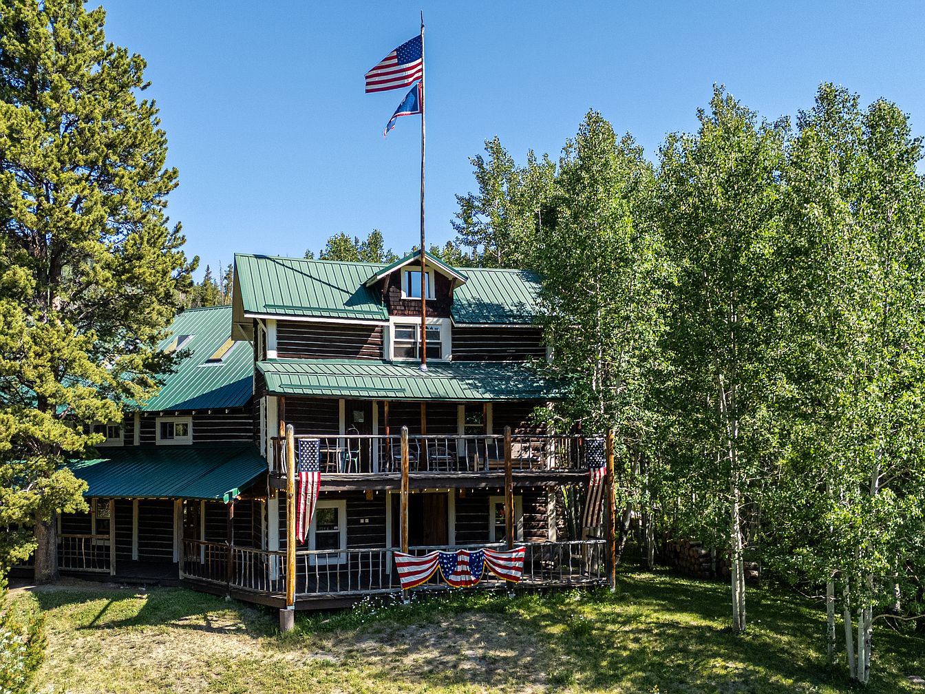 Timeless 1924 Handcrafted Log Lodge in Centennial, Wyoming, with 7,442 ...