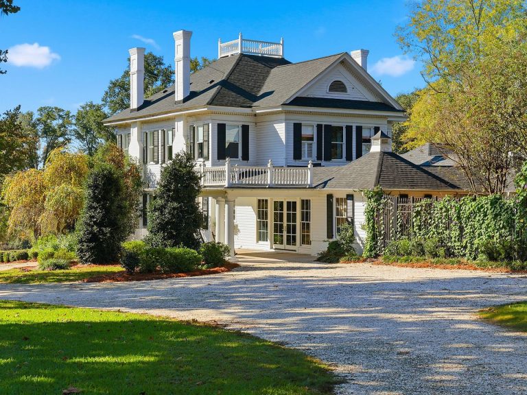Timeless 1904 Southern Estate in Jackson, South Carolina, Featuring ...