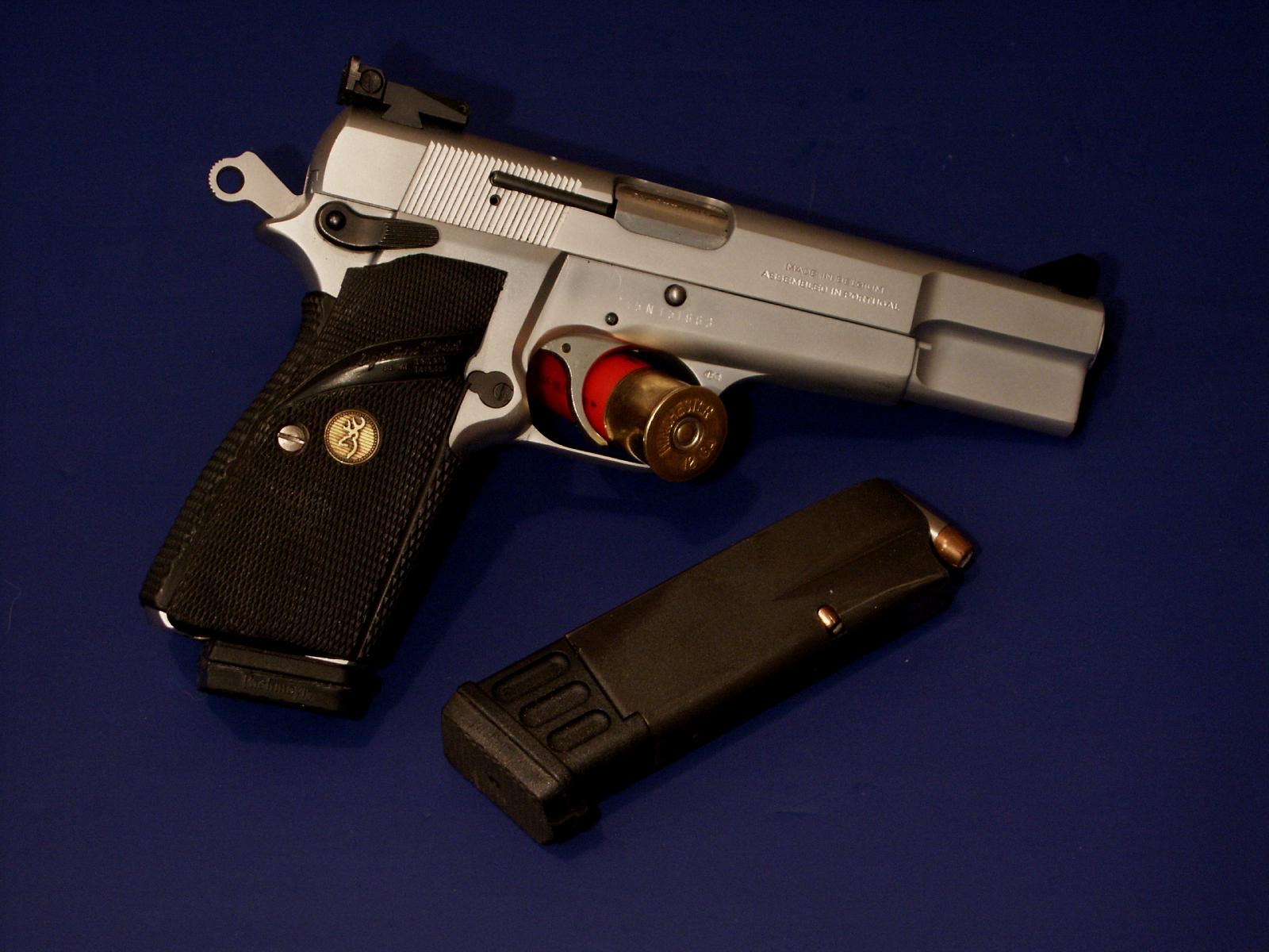 5 timeless all-metal handguns that continue to serve the world’s elite ...