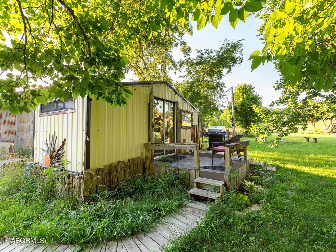 Antique 1906 Farmhouse in Hartsburg, Missouri, Nestled on 172 Acres ...