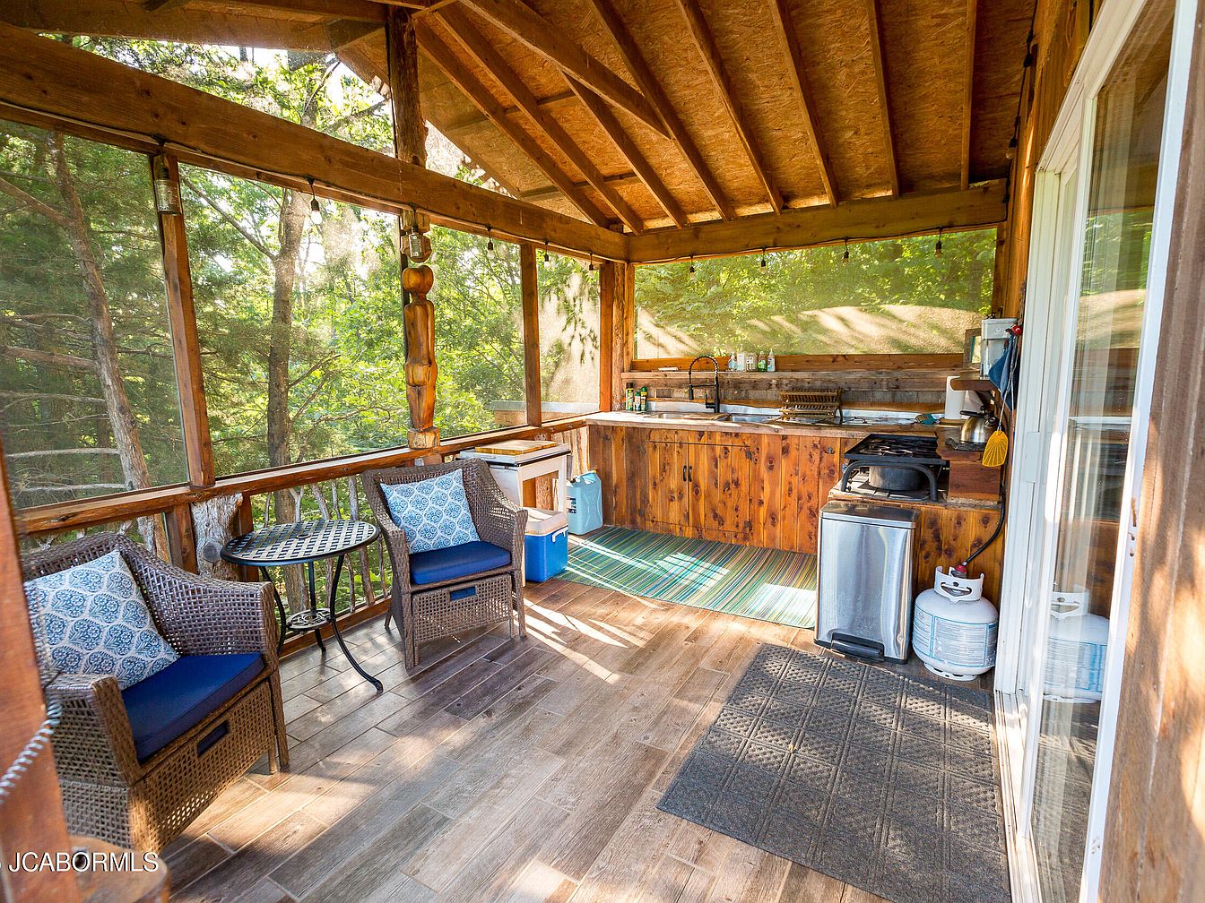 Antique 1906 Farmhouse in Hartsburg, Missouri, Nestled on 172 Acres ...