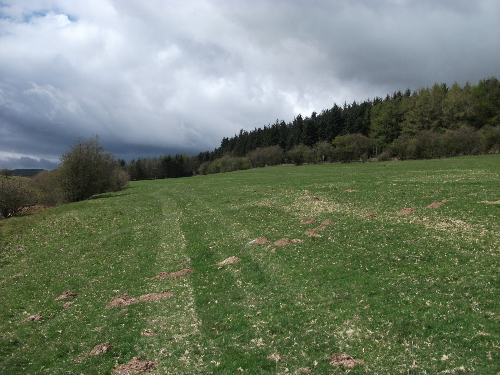 8 Signs You’re Camping in an Area That’s About to Be Hit by a Natural ...