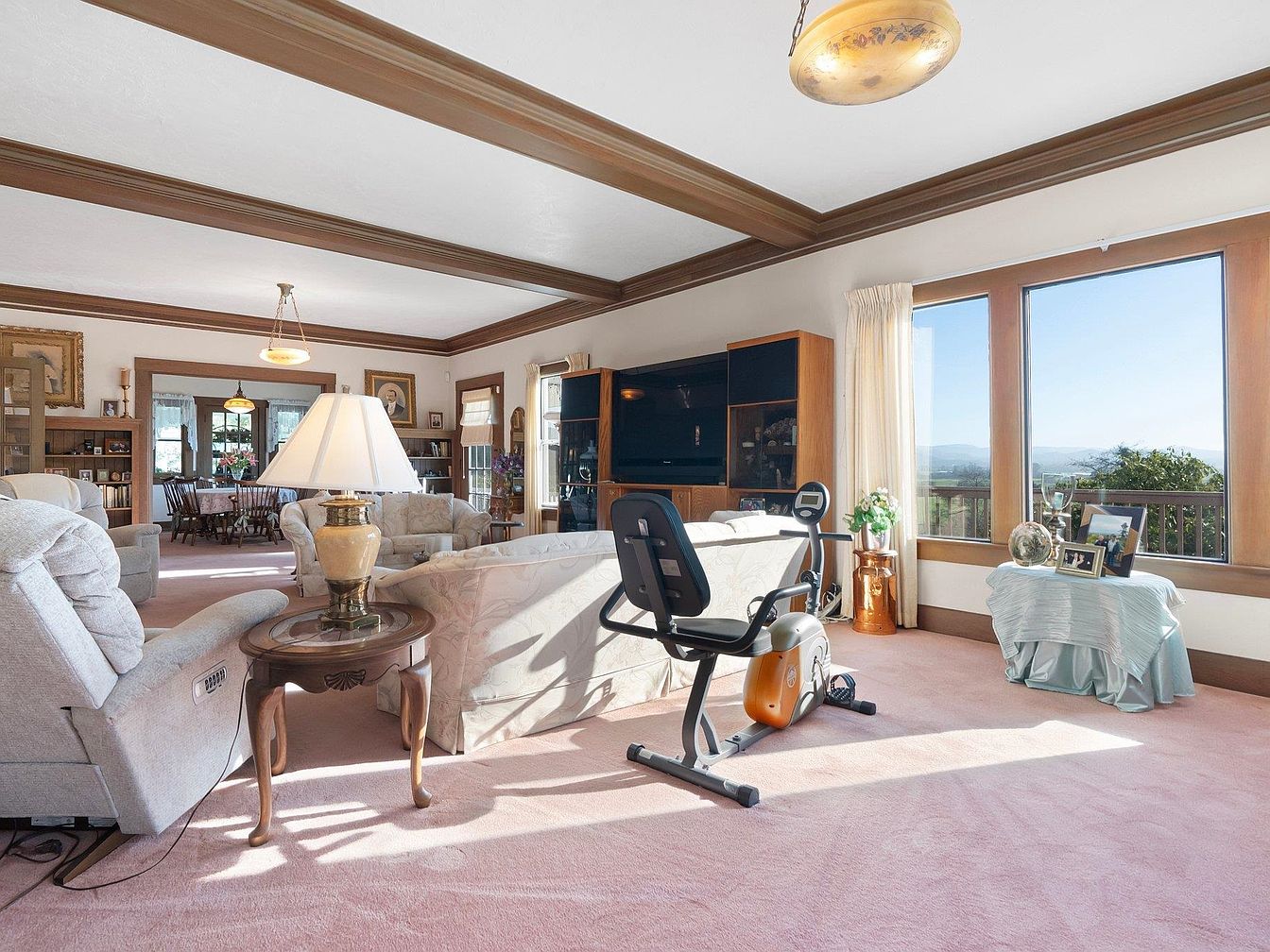 Timeless 1925 Craftsman Retreat in Smith River, California, Featuring ...