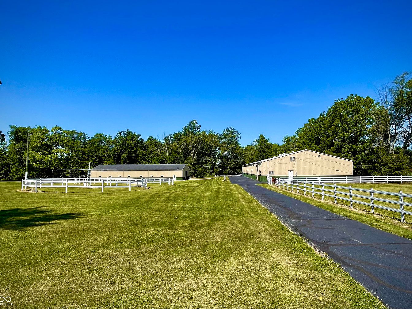 Stunning 1900 Equestrian Estate in Kokomo, Indiana with a 5-Bedroom ...