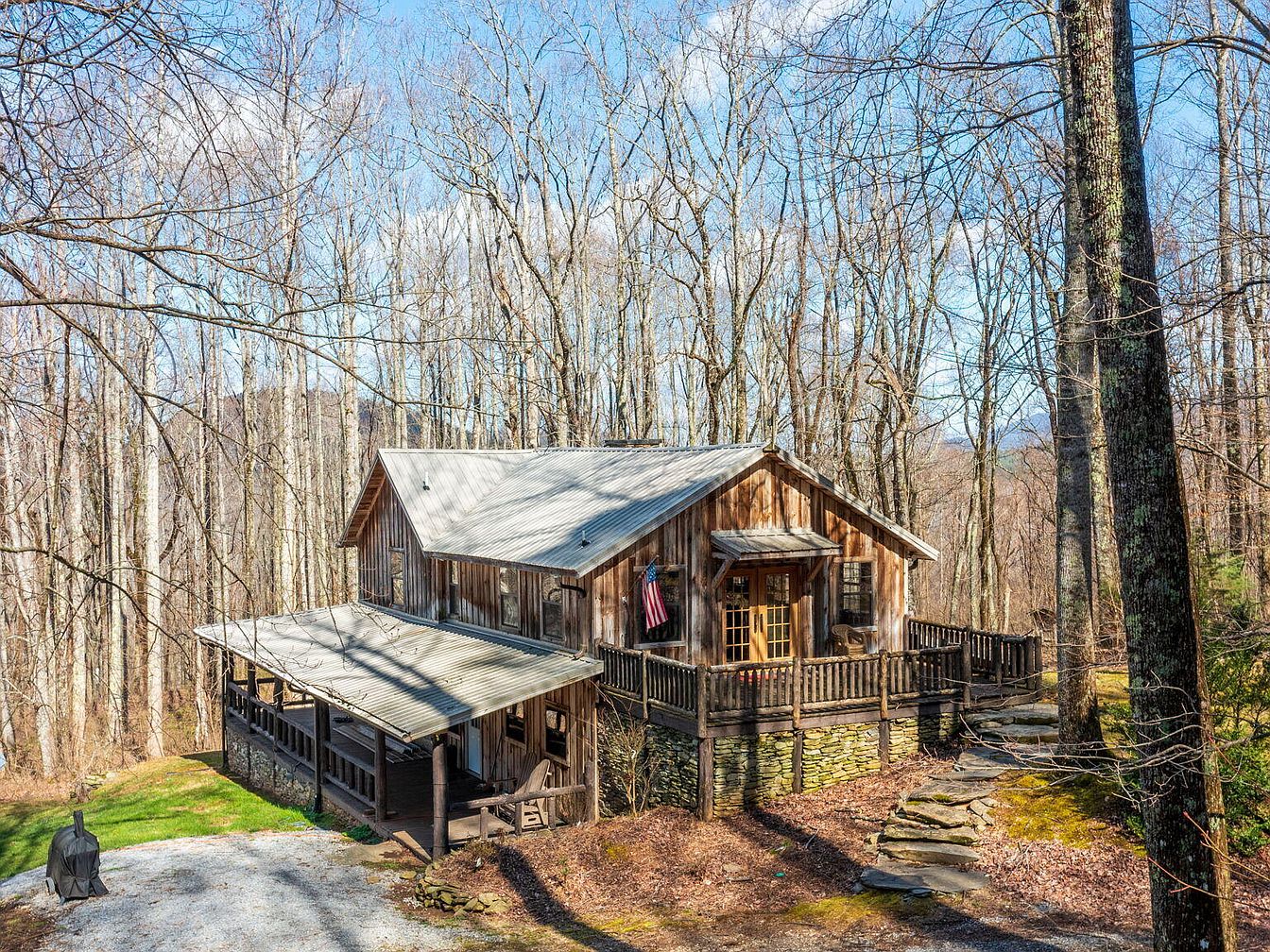Historic 1900 Cabin on 65 Acres in Townsend, Tennessee, Featuring an ...