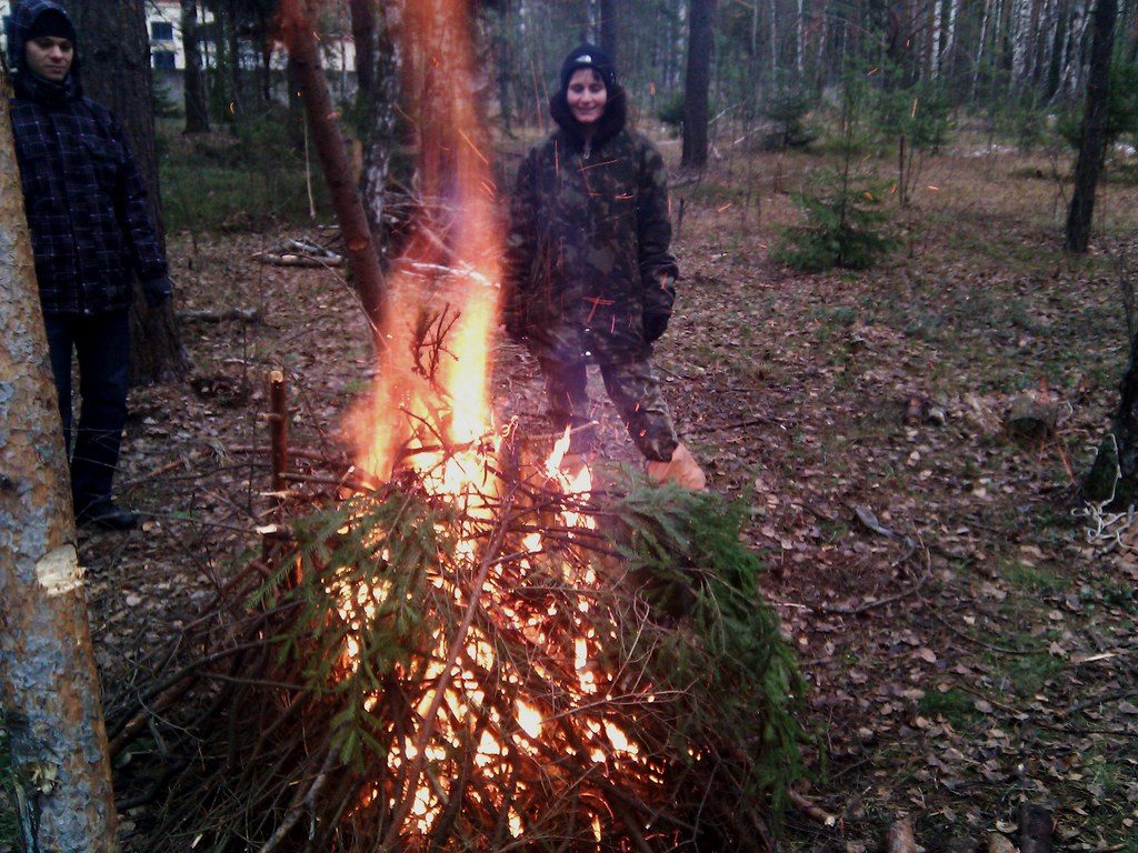 5 Jungle Survival Tips Bear Grylls Swears By - Bushcraft Base Camp