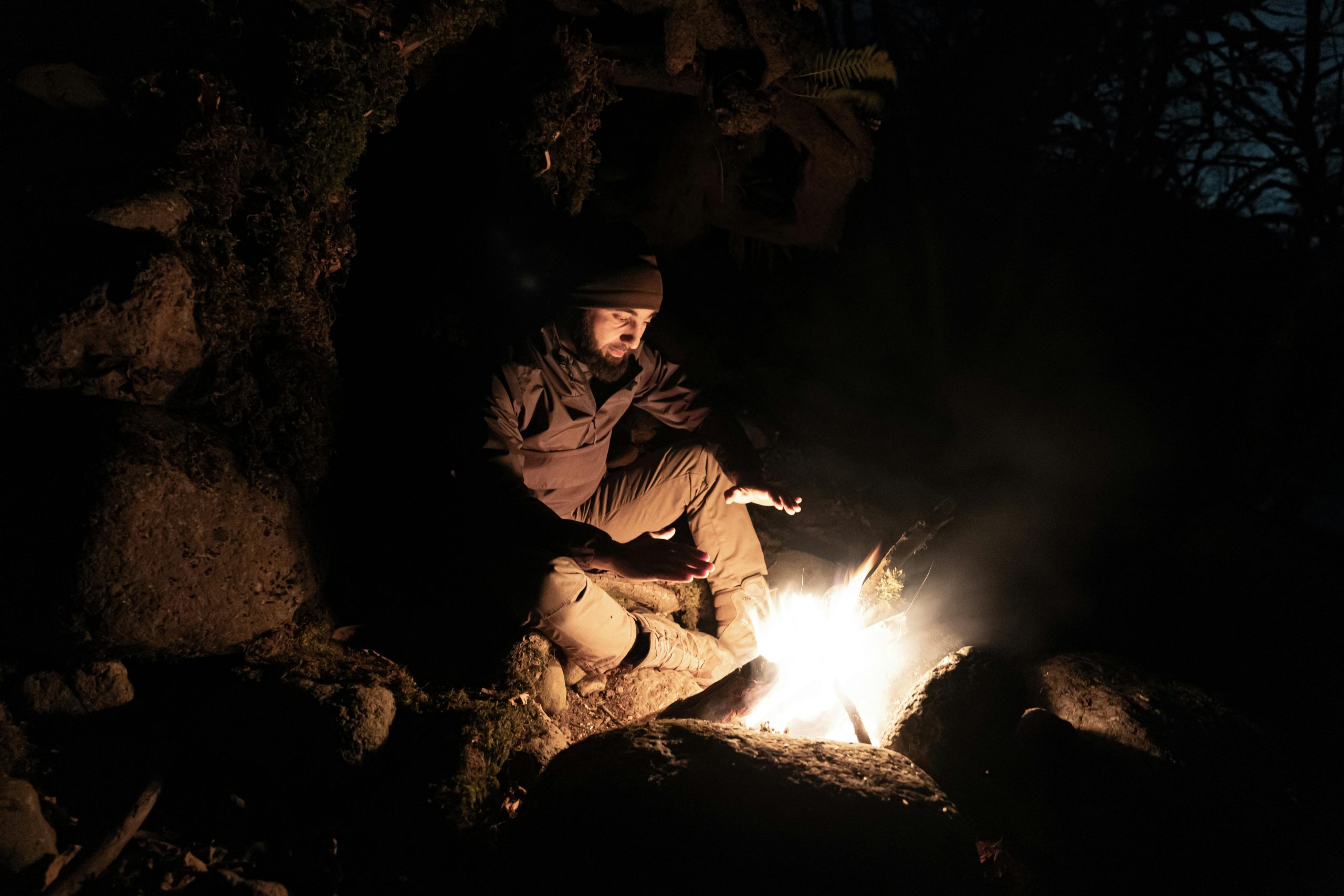 20 Survival Skills Every Man Must Master To Stay Alive In The Wild ...