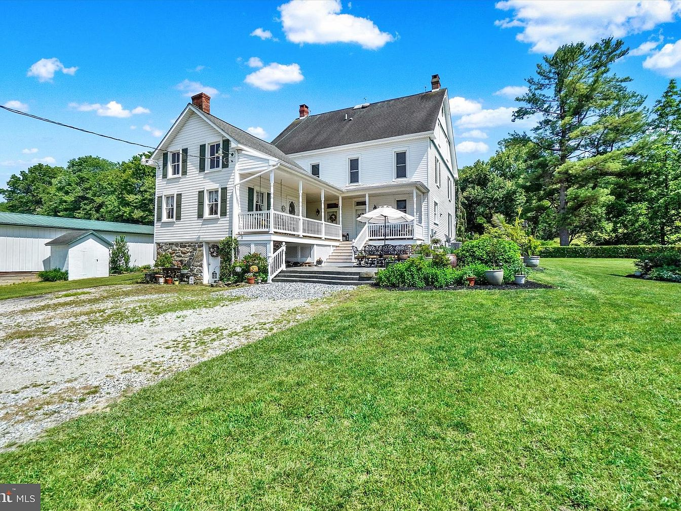 Timeless 1903 Victorian Estate in Pennsylvania, Featuring Gingerbread ...