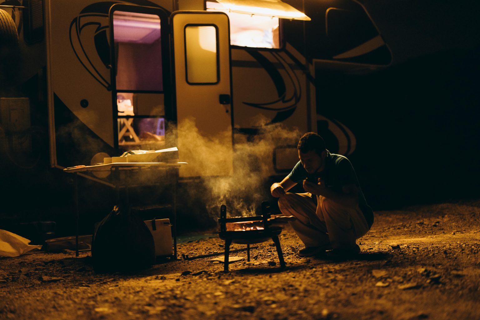 10 Things Campers Do at Night That Quietly Attract Wildlife - Bushcraft ...